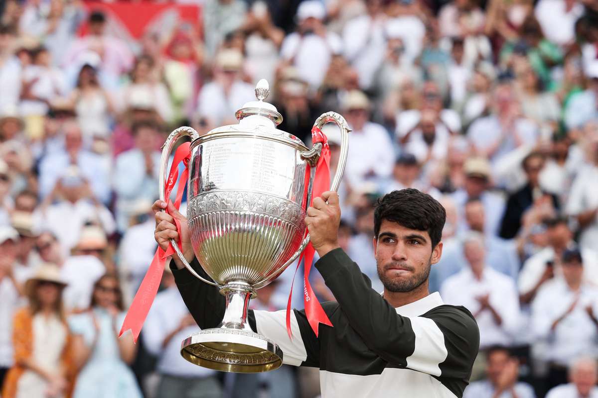 Ténis: Alcaraz aproxima-se de Sinner no ranking ATP, Jaime Faria sobe 17 lugares | Flashscore.pt