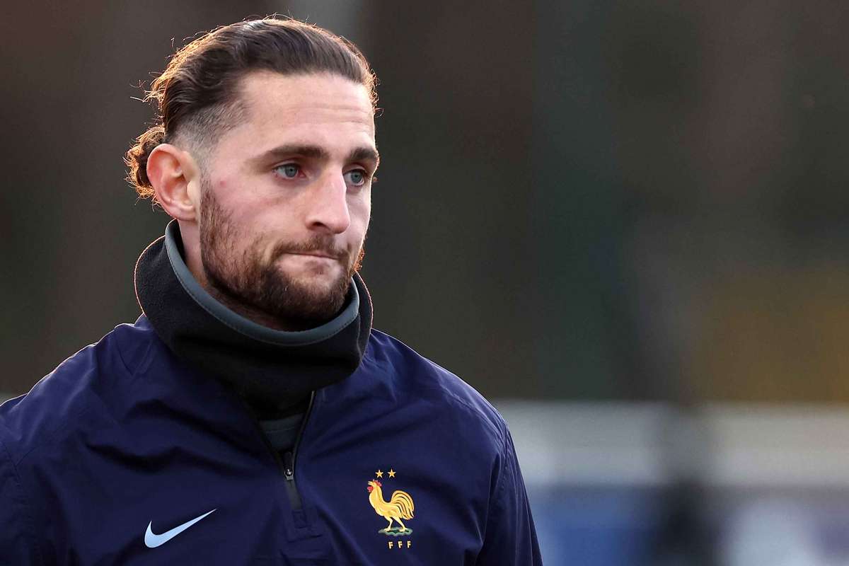 Tifosi del PSG offendono Rabiot e i genitori, lui replica: "Tutto si ...