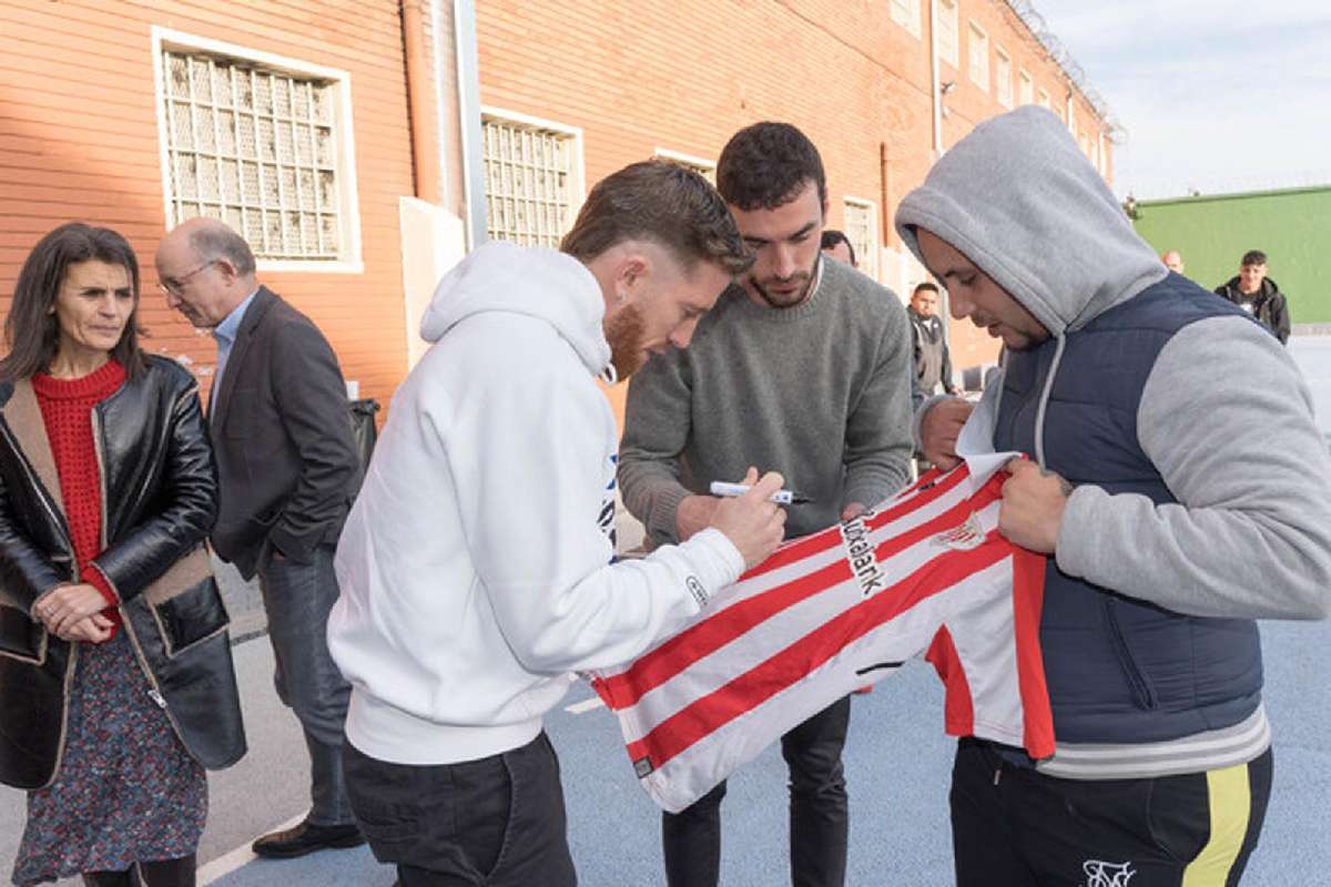 Entre hospitales y la cárcel de Basauri: el Athletic se va de 'gira ...