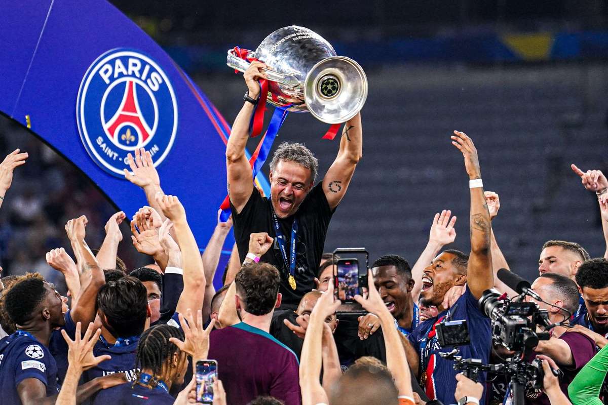 Video: PSG fans unveil touching tifo dedicated to Luis Enrique and his ...