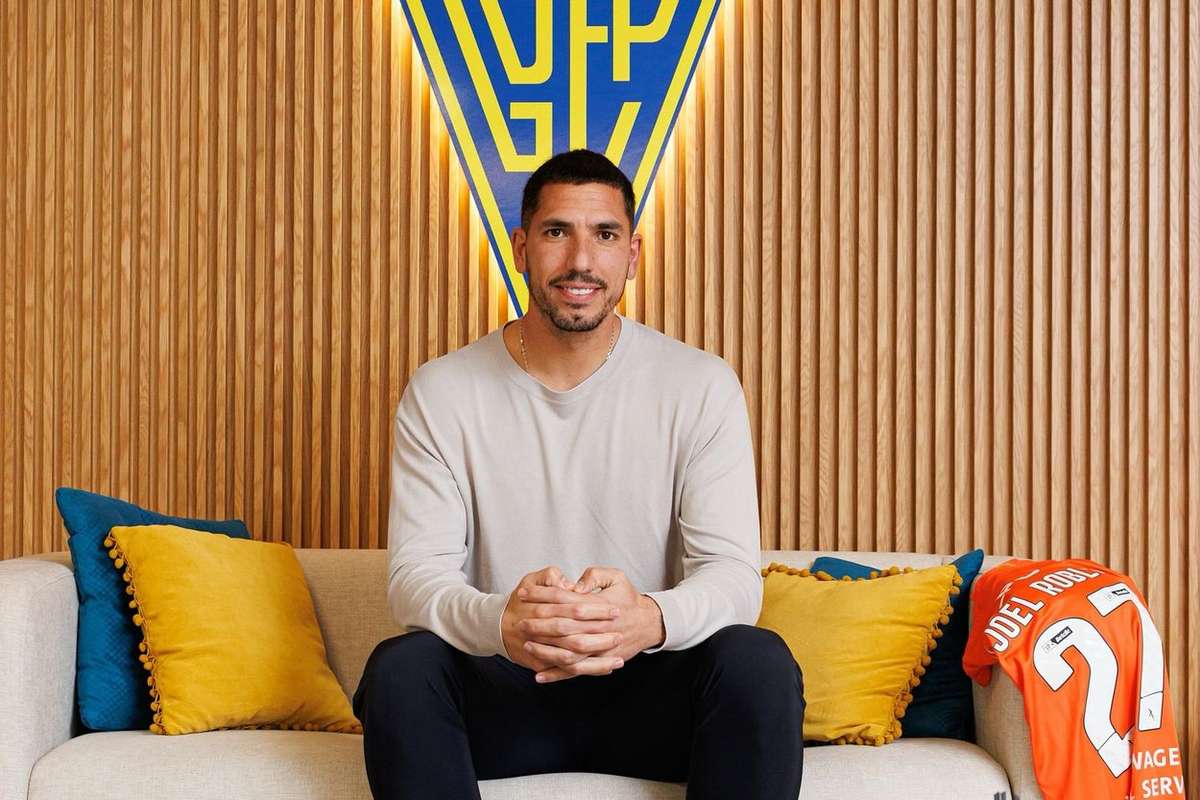 Oficial: Espanhol Joel Robles renova por mais três épocas com o Estoril | Flashscore.pt
