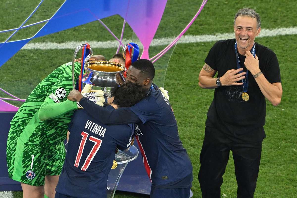 Liga dos Campeões: Nuno Mendes e Vitinha no melhor onze da competição ...