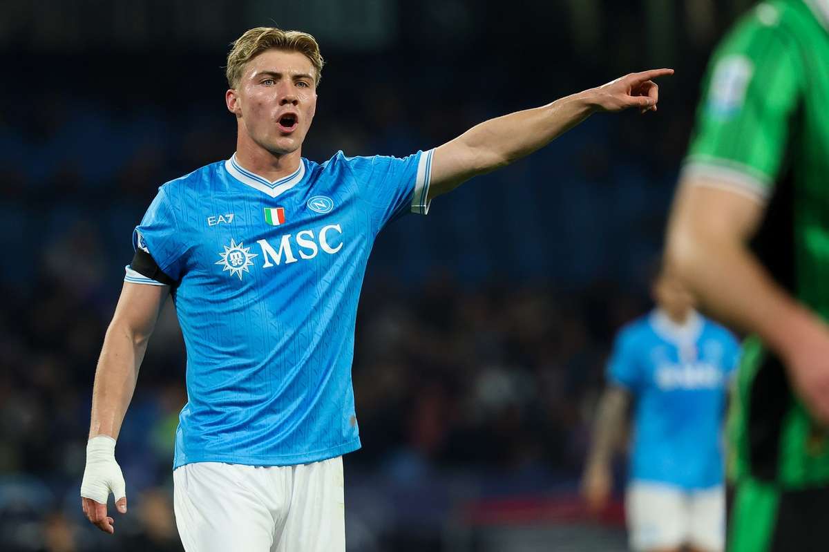 Napoli coach Conte slams "arrogant" Amorim over Hojlund treatment ...