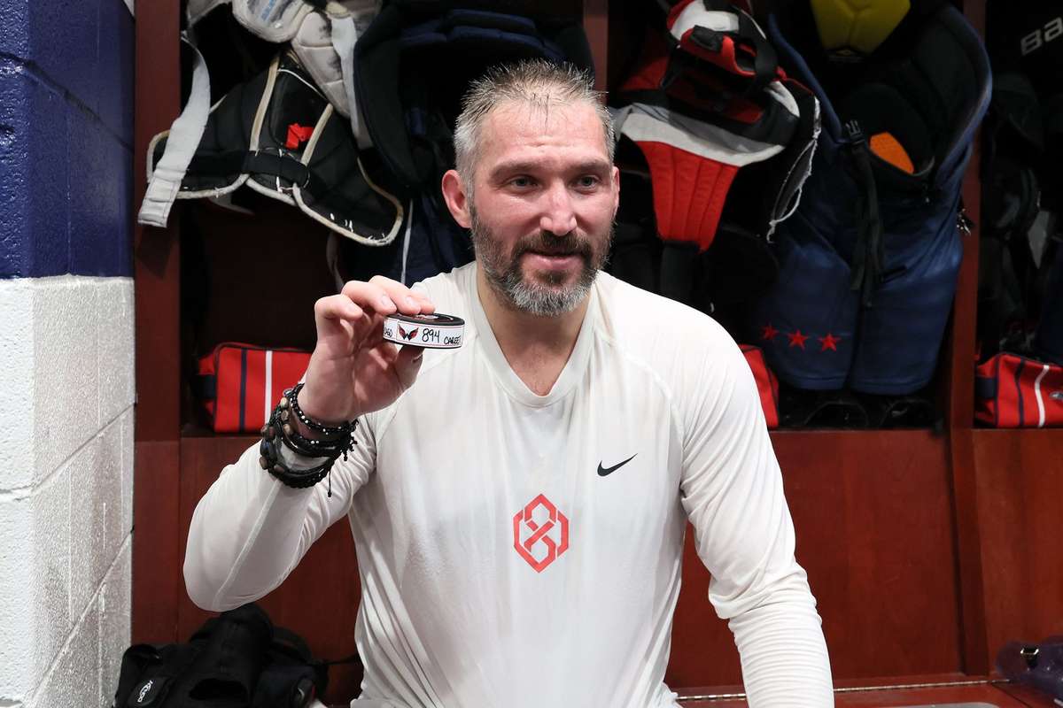 Ovechkin enjoys a beer shower after tying Gretzky's record: 'I'm still ...