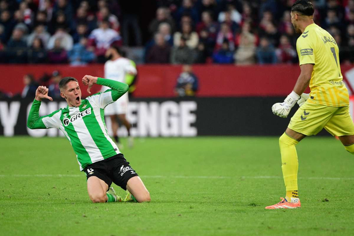 Real Betis earn bragging rights with win against 10-man rivals Sevilla ...