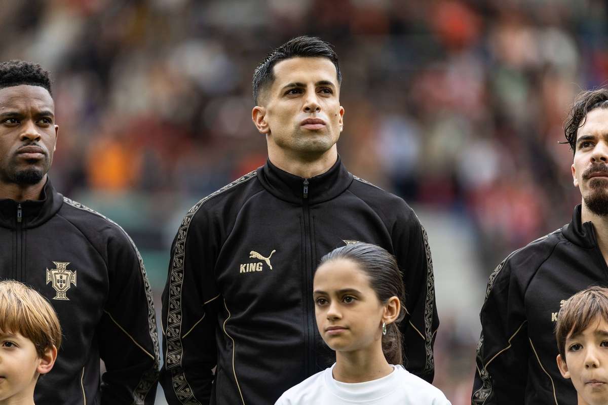 Barcelona swoop in to steal Joao Cancelo away from Inter Milan ...