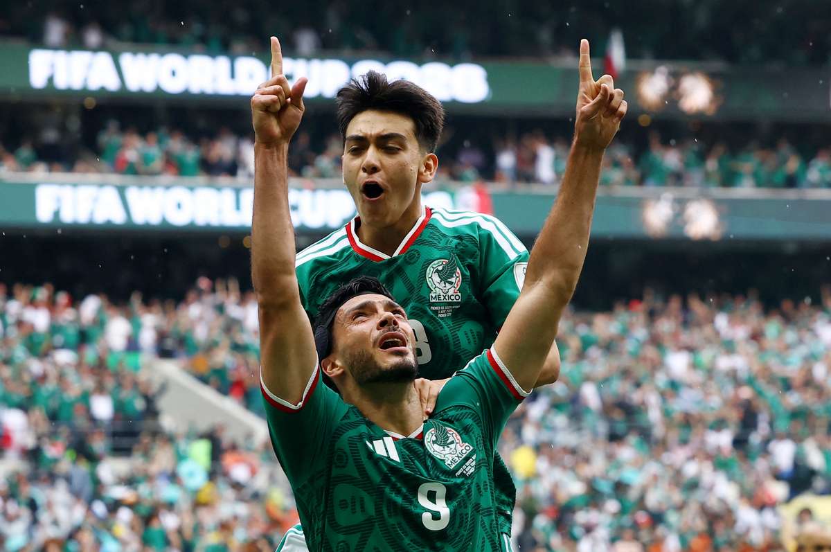 Mexico kick off World Cup with 2-0 win over South Africa | Flashscore.se