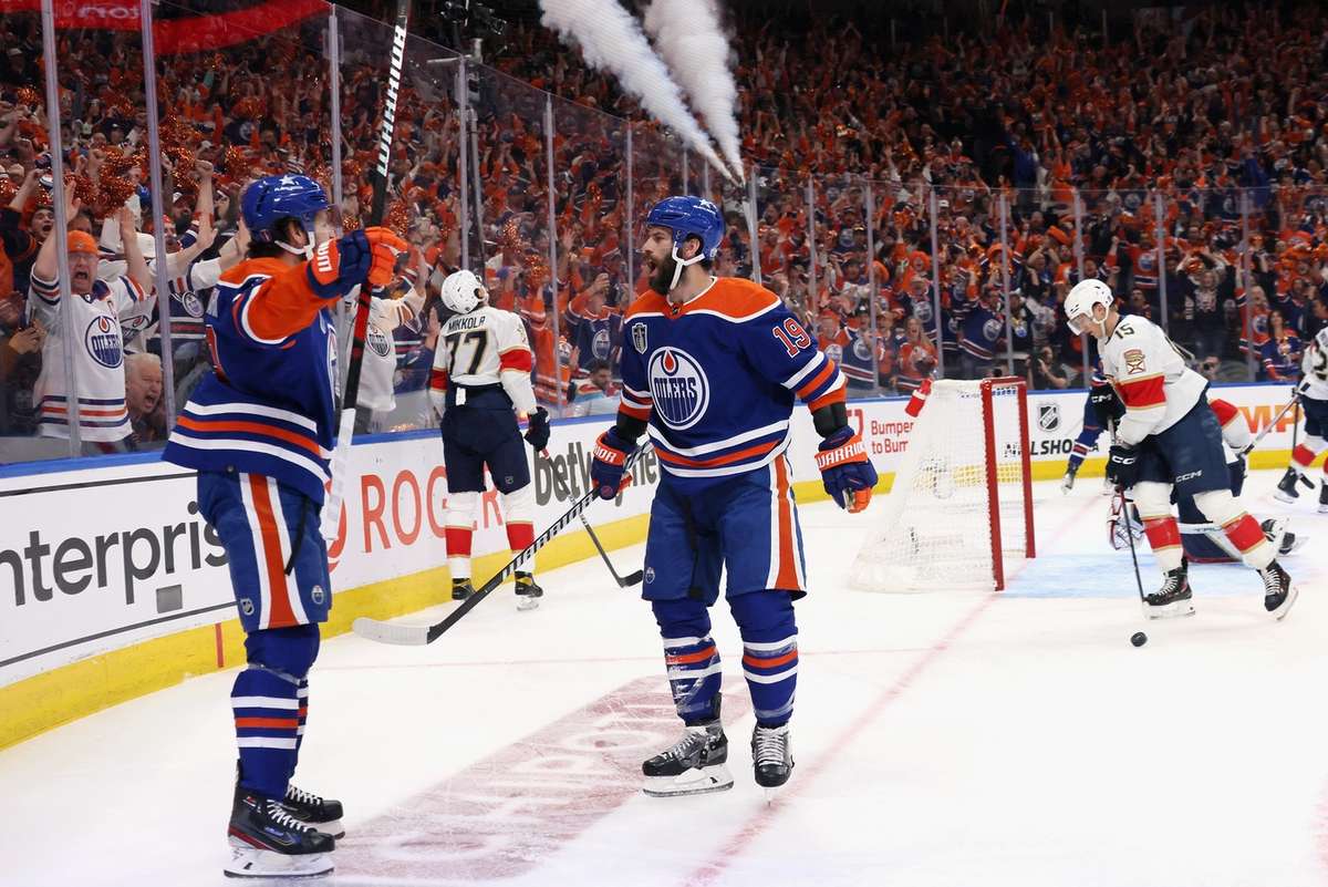 Uitschakeling afgewend: Edmonton Oilers slaan terug in ongekend ...