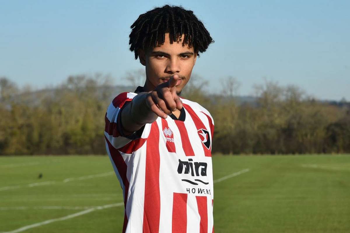 DONE DEAL: Williams pens new Man Utd contract; joins Falkirk - TribalFootball.com