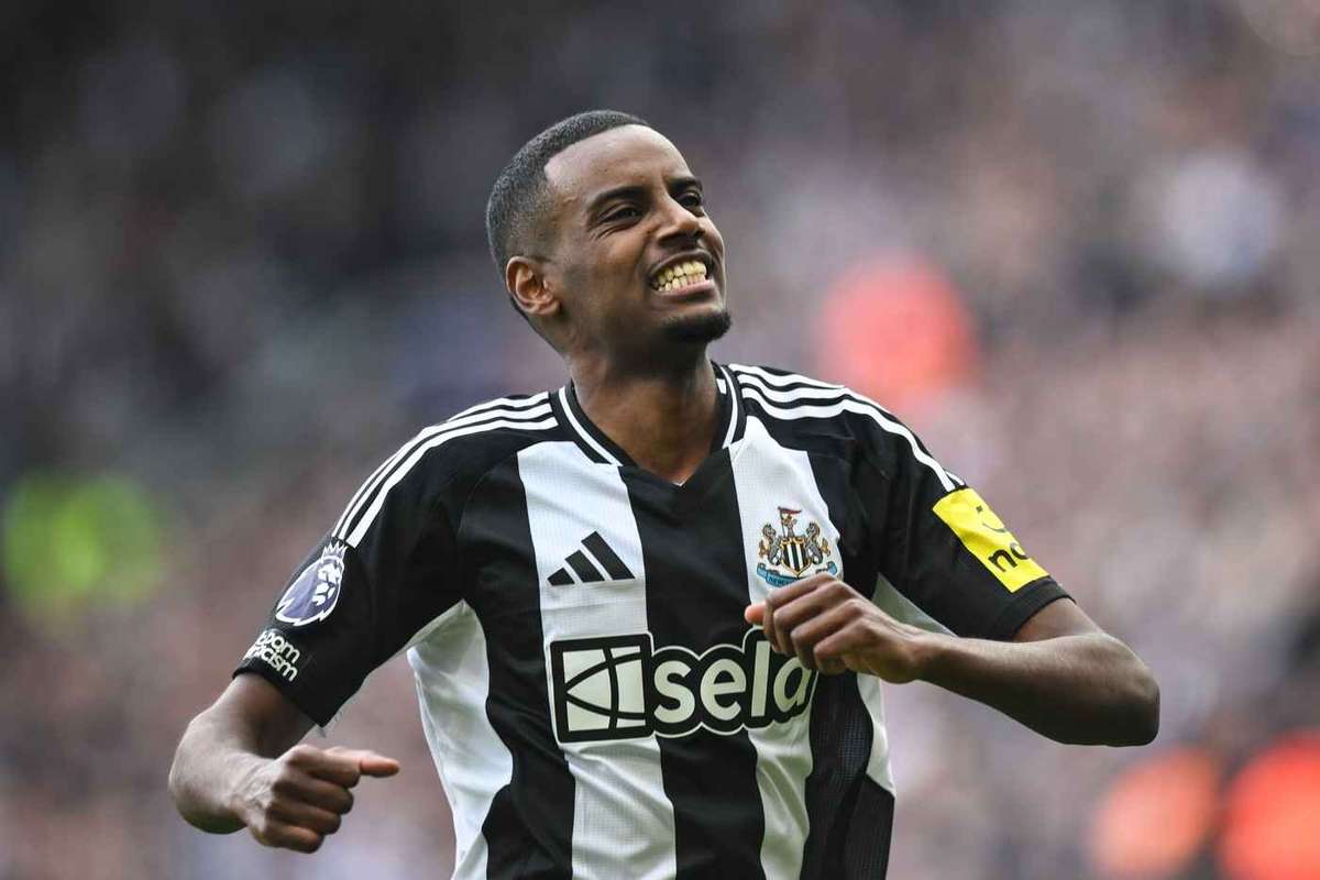 Liverpool 'make approach' to sign Isak from Newcastle amid Ekitike race ...