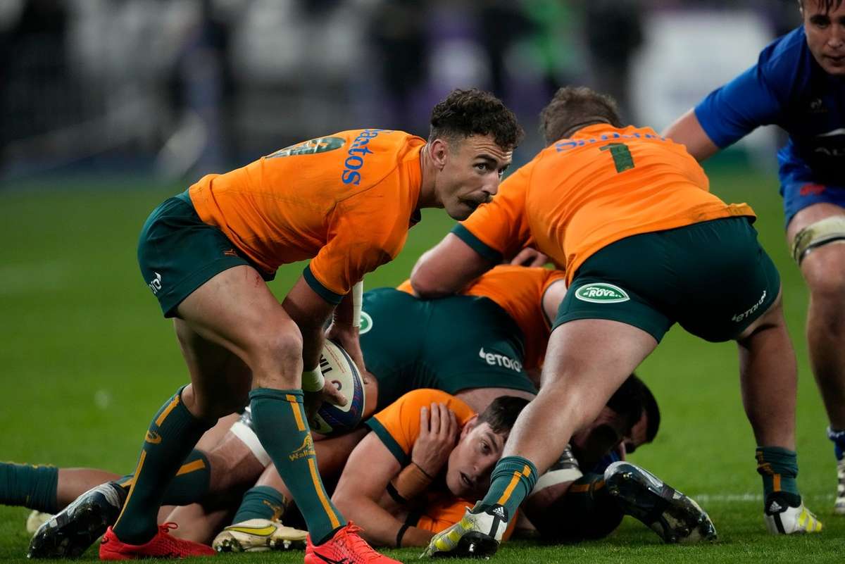 Australia's Nic White played on after head injury due to 'discrepancies ...