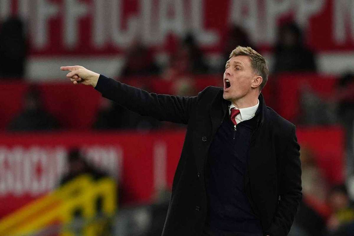 Darren Fletcher heads back to the U18's as Man Utd prepare to announce ...