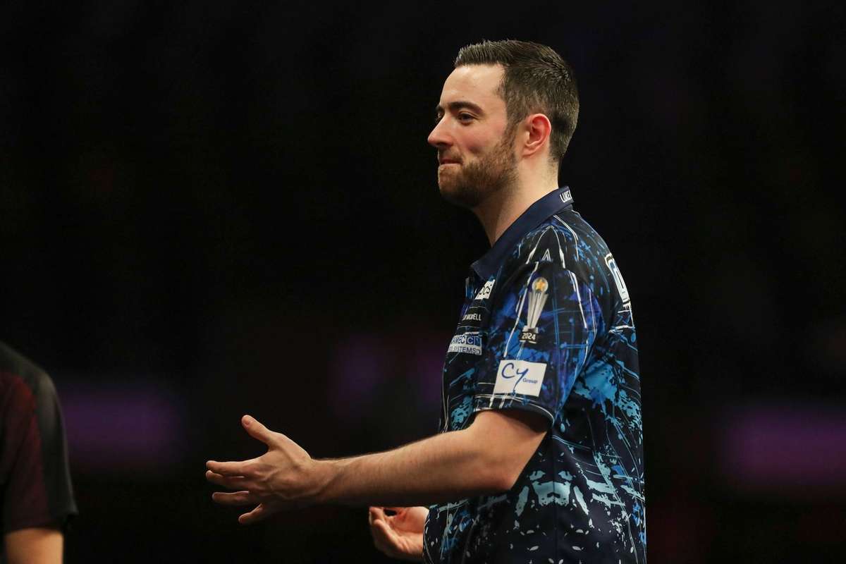 Sensationeller Luke Humphries siegreich in Brighton - Weltmeister jagt ...