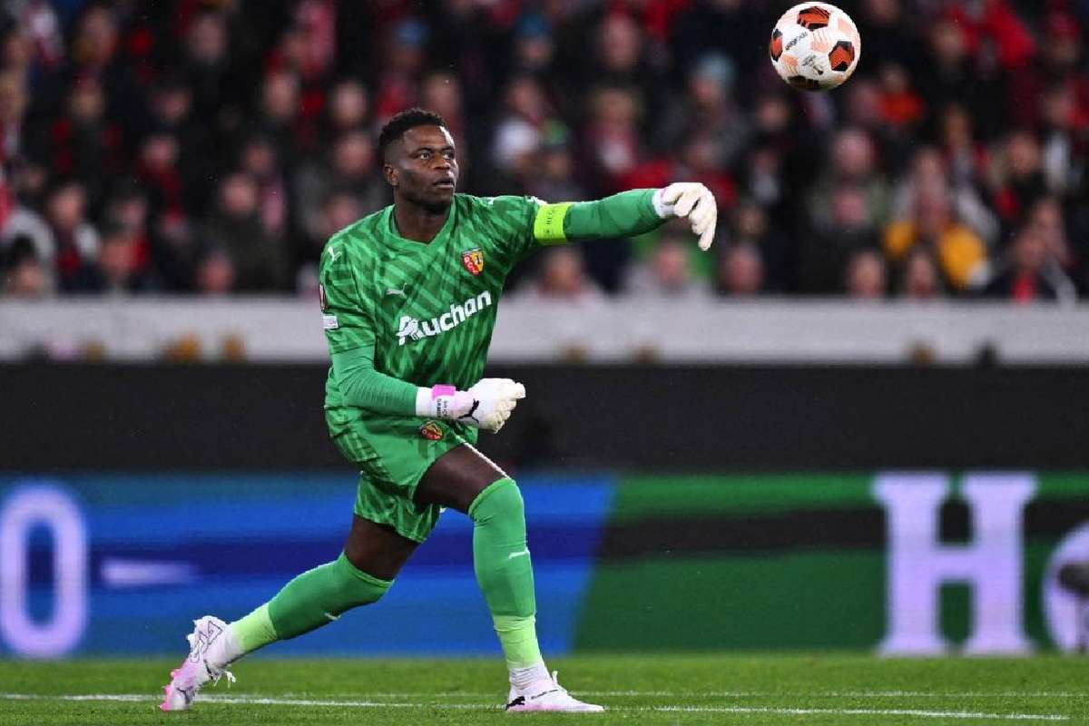 À l'image de la défense du RC Lens, Brice Samba cale contre les clubs ...