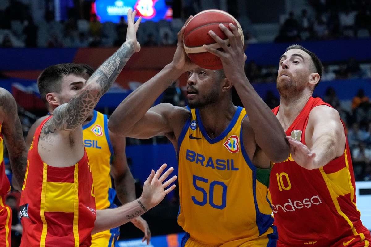 Brasil perde para a Espanha e terá decisão na Copa do Mundo de Basquete ...