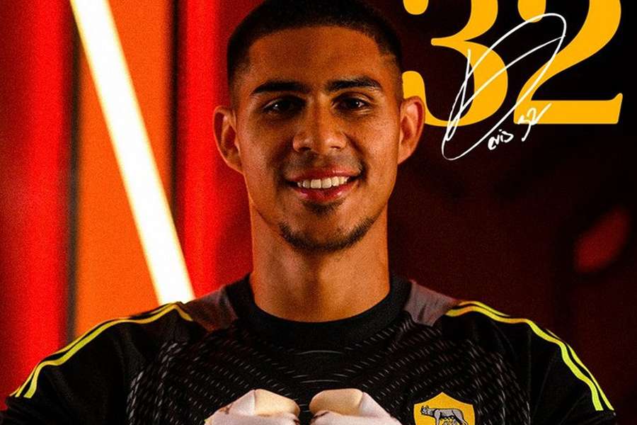 DONE DEAL: Roma snap up free agent Vasquez - TribalFootball.com