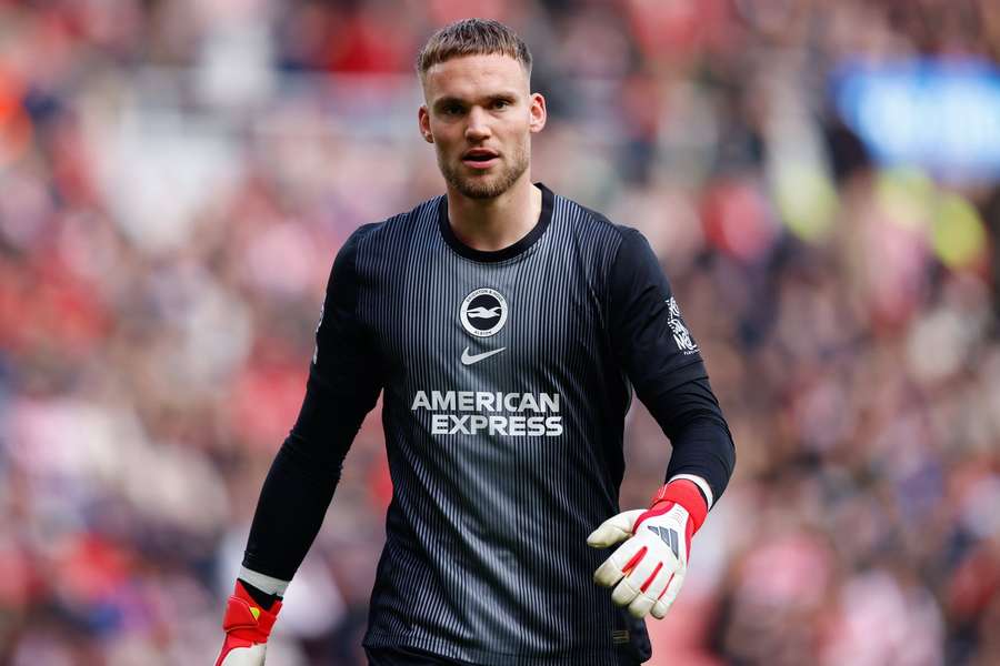 Bayern Munich ready to raid Brighton for goalkeeper Bart Verbruggen ...