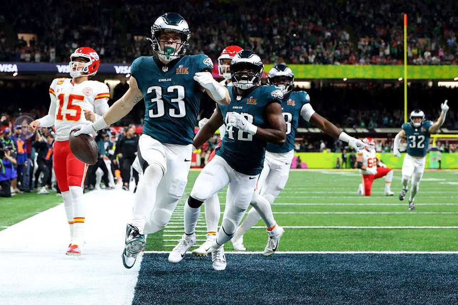 Super Bowl LIX score updates: Cooper DeJean picks off Mahomes for a ...