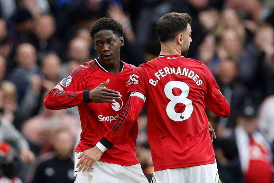 Stam admits Man Utd need two midfielders to replace Casemiro and to ...