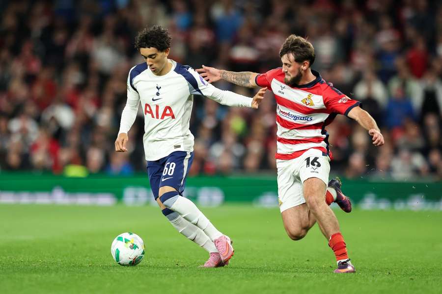 Tottenham boss Frank: Williams-Barnett (16) deserved debut - TribalFootball.com