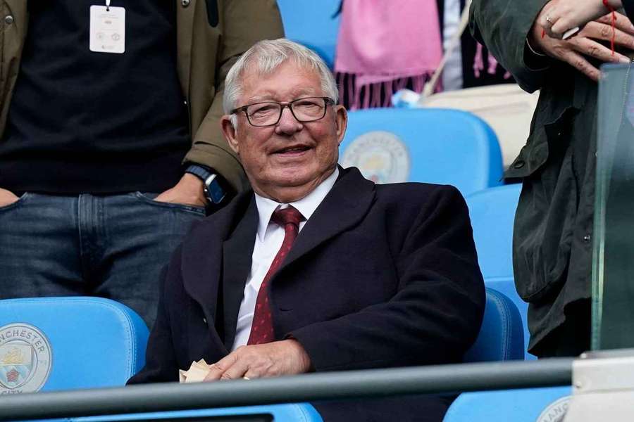 Sir Alex Ferguson Hails ‘Outstanding’ Man United Signing in Message to ...