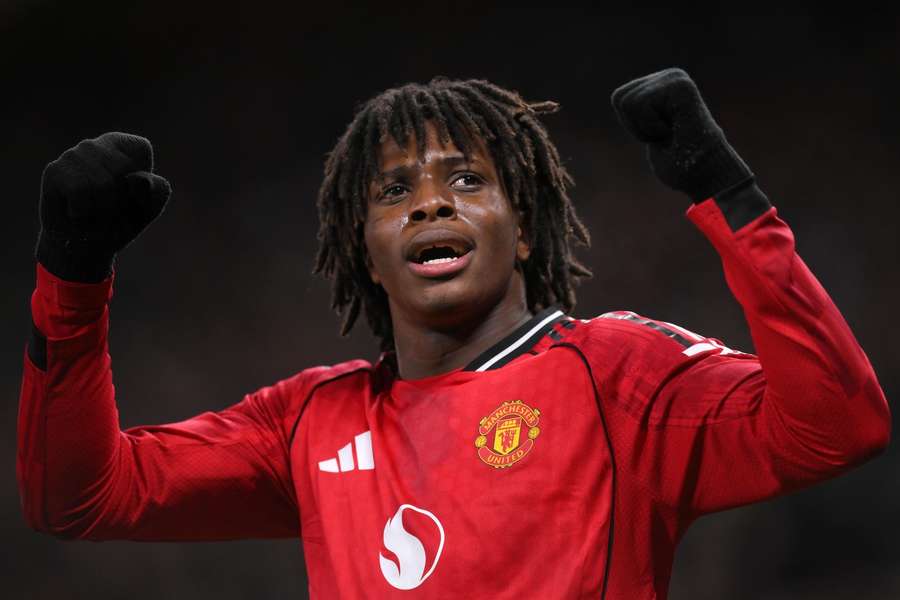 VIDEO: Patrick Dorgu scores stunning volley to give Man United lead vs ...