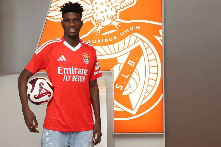 Oficial: Peter Edokpolor é reforço do Benfica | Flashscore.pt