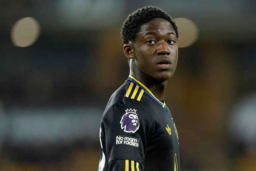 Man United outcast Mainoo could join Rashford as Barcelona enter ...