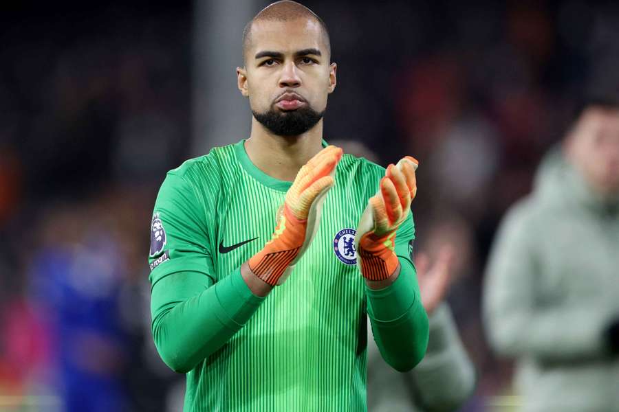 WATCH: What Sanchez shouted at booing Chelsea fans - TribalFootball.com