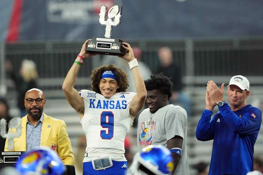 Bowl roundup: Jason Bean lifts Kansas past UNLV with six touchdowns ...