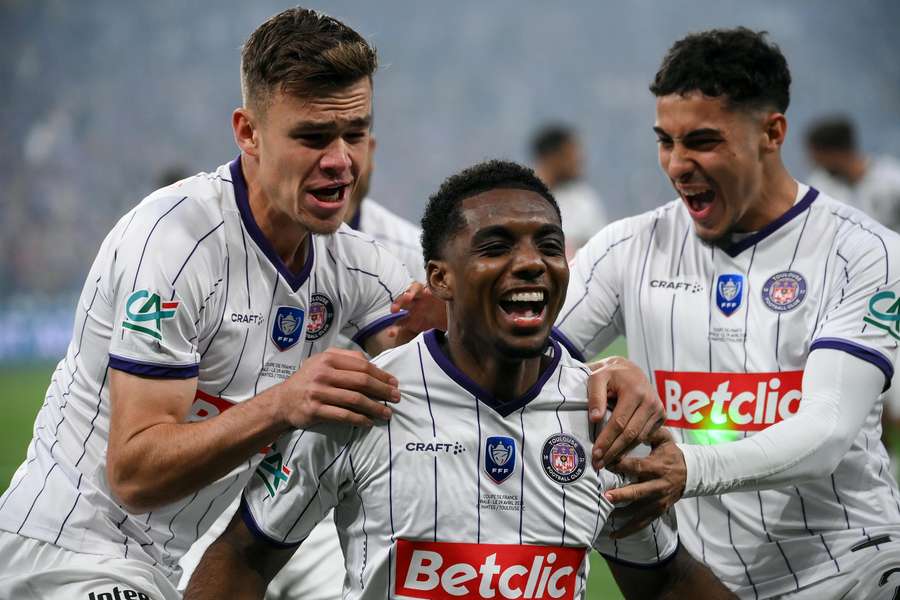 FC Nantes-Toulouse FC (1-5) : Les notes de la rédaction Flashscore ...