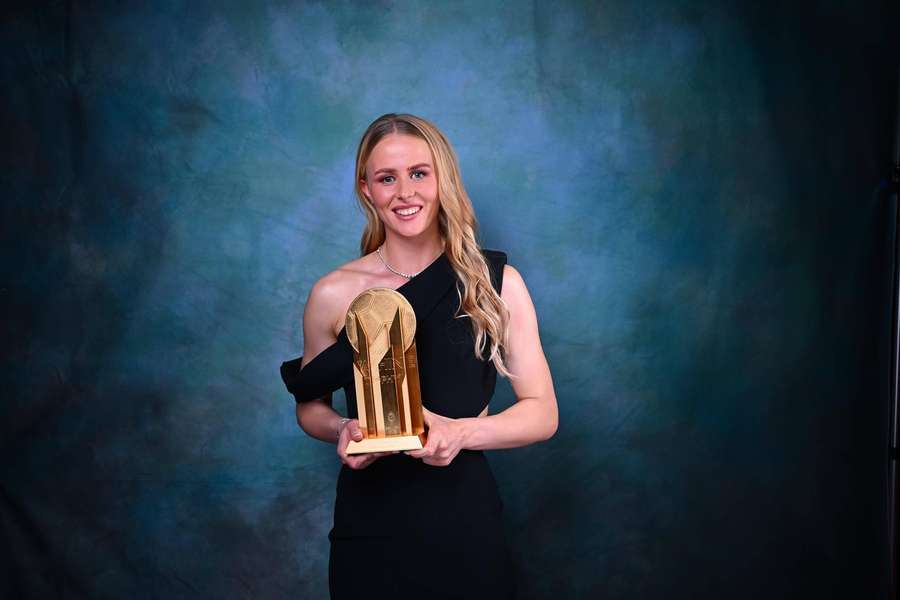 Hannah Hampton wins first-ever Women’s Yashin Trophy as top keeper ...