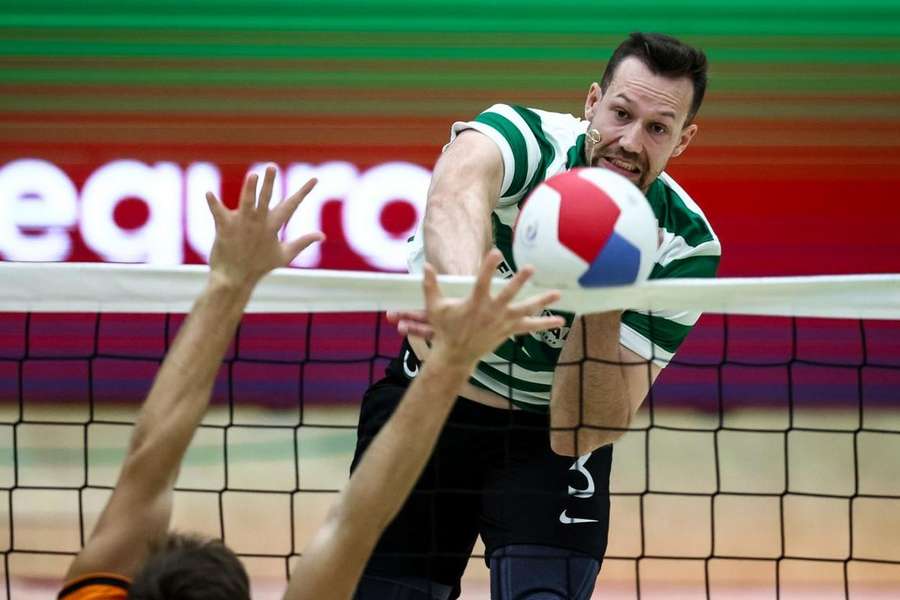 Voleibol: Líder Sporting vence na Maia (1-3), Benfica domina Académica ...