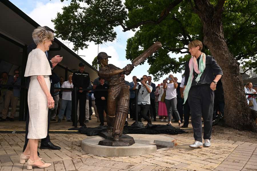 Statue of former women's captain Clark unveiled at Sydney Cricket ...