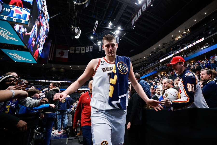 NBA roundup: Nikola Jokic's 27 boards help Nuggets dispatch Hornets ...