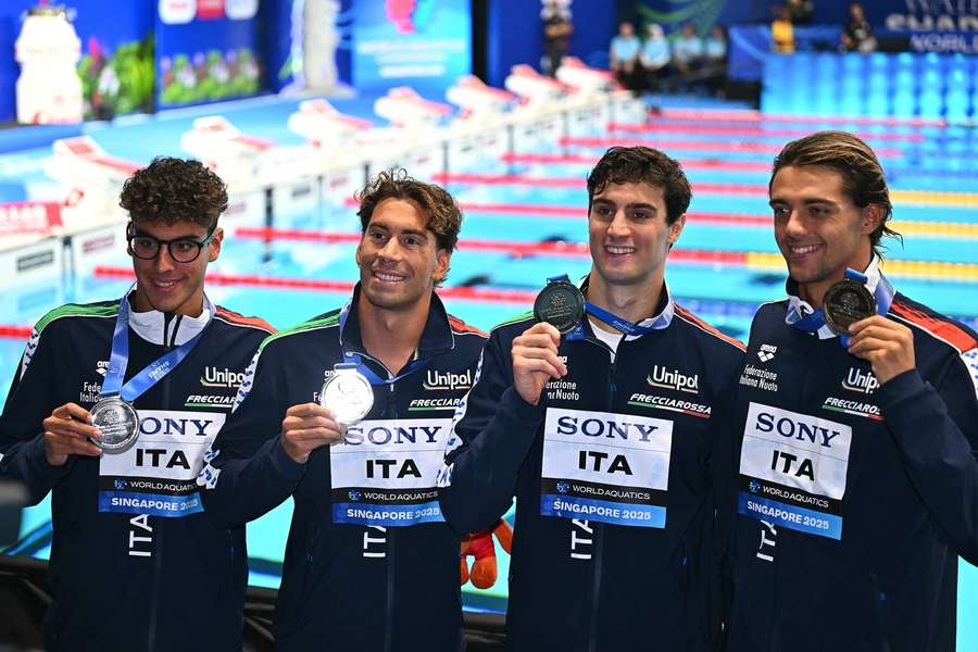Mondiali nuoto, l'Italia è argento nella staffetta 4x100 | Diretta.it