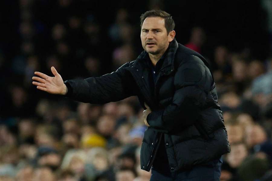 Lampard calls for fans to get behind Everton after fourth straight loss ...