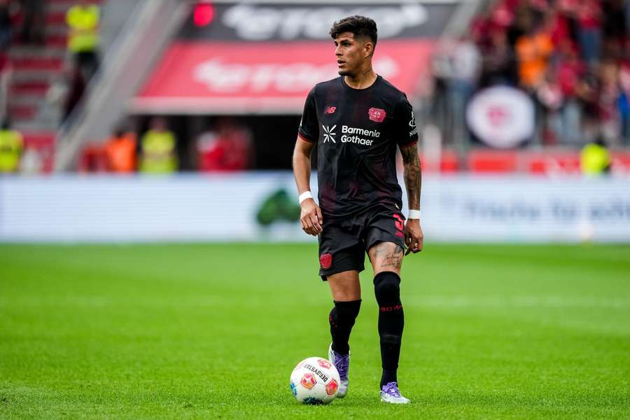 Chelsea focus on Bayer Leverkusen defender Hincapie - TribalFootball.com