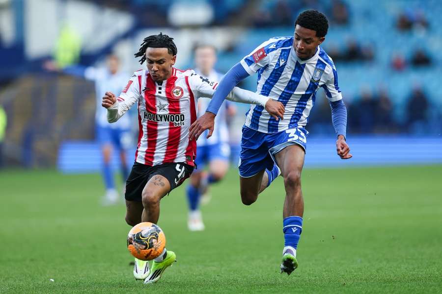 Chelsea convinced beating Man Utd to Wednesday prospect Alao ...