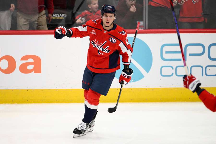 NHL Weekly Chicago s Winter Classic struggles Fehervary contributes to interesting stat Flashscore