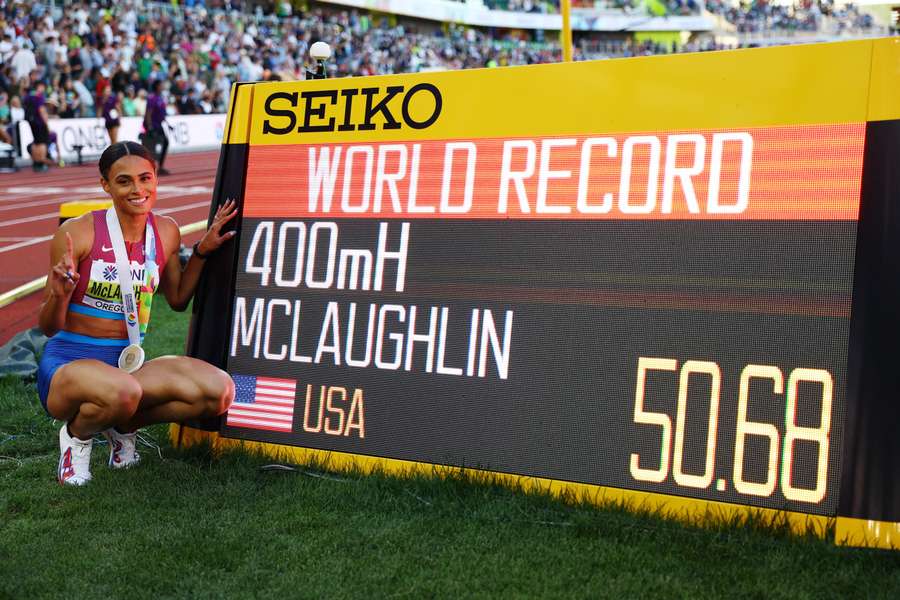 McLaughlin smashes world record as Miller-Uibo, Norman win 400m golds ...