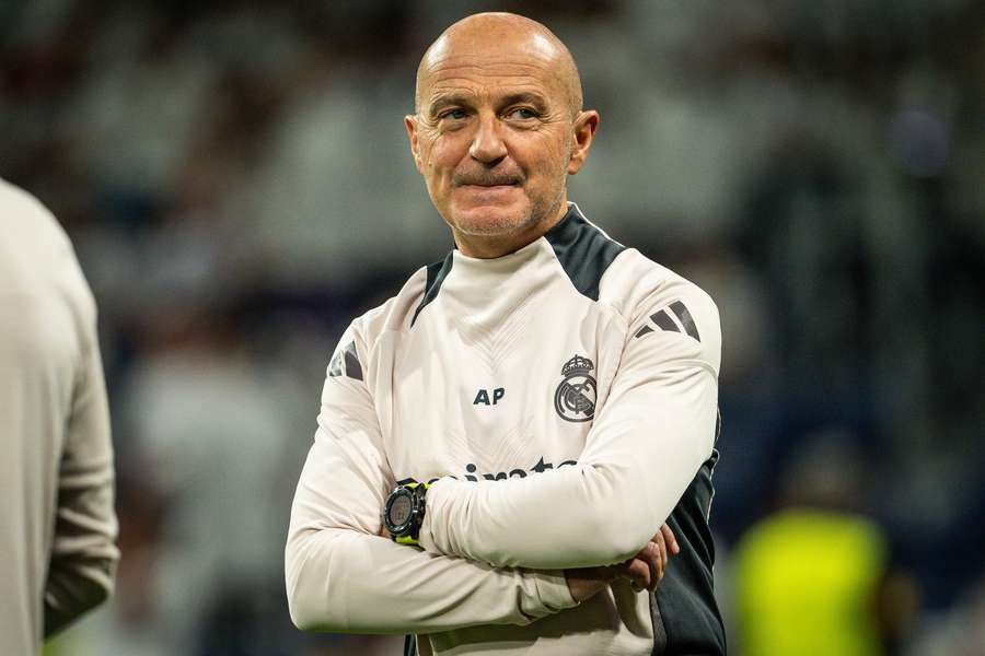 He's back! Pintus takes Real Madrid training this morning ...