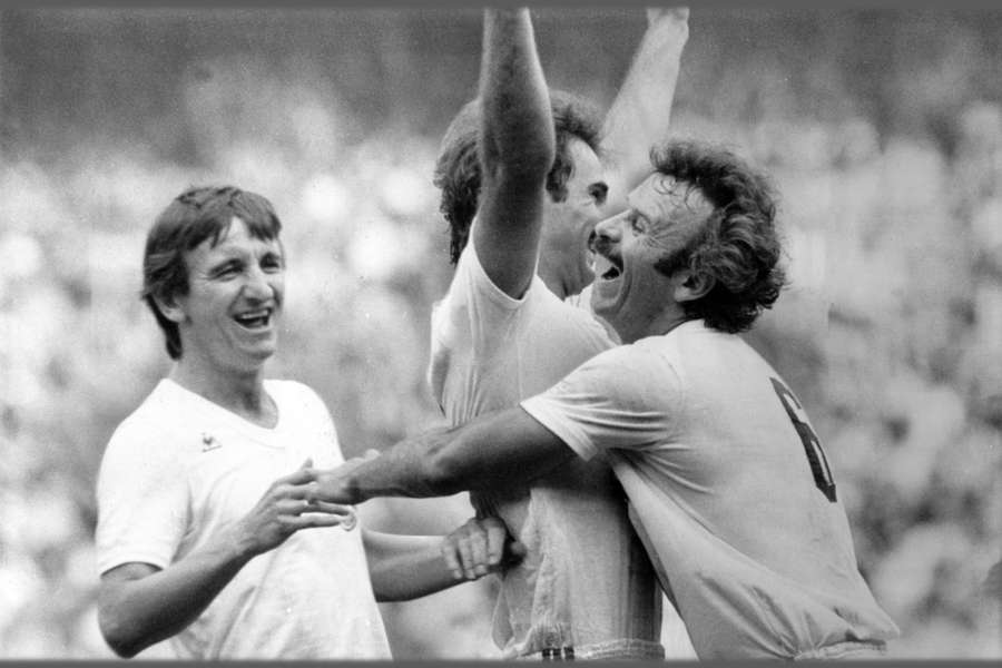 Köln: FC trauert um Rekordspieler Heinz Simmet | Flashscore.de