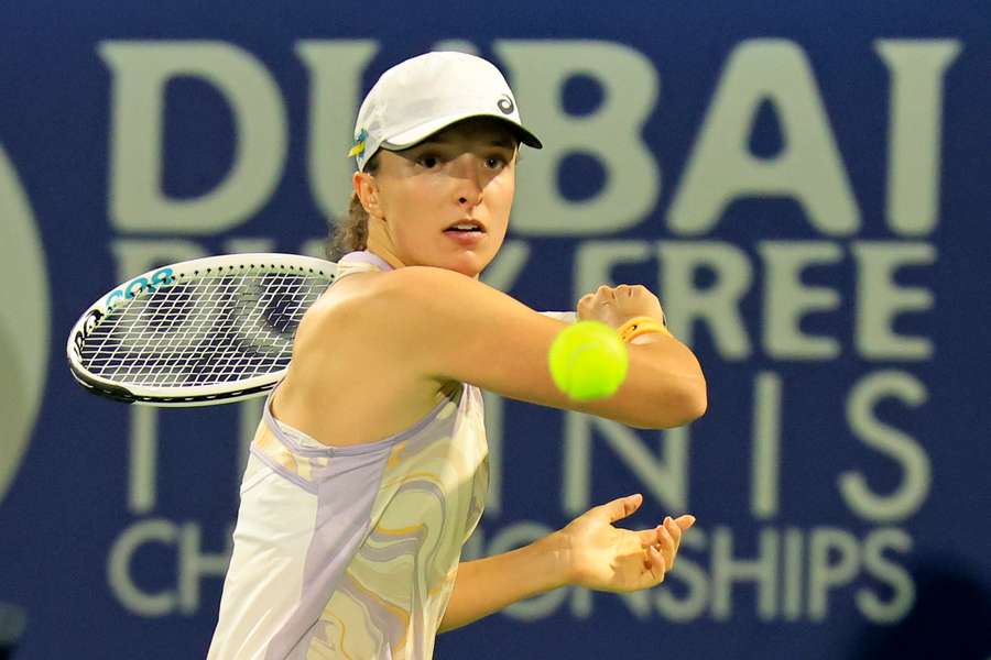 Swiatek vai às semis no WTA 1000 de Dubai; Sabalenka avança às quartas ... Swiatek vai às semis no WTA 1000 de Dubai; Sabalenka avança às quartas ...