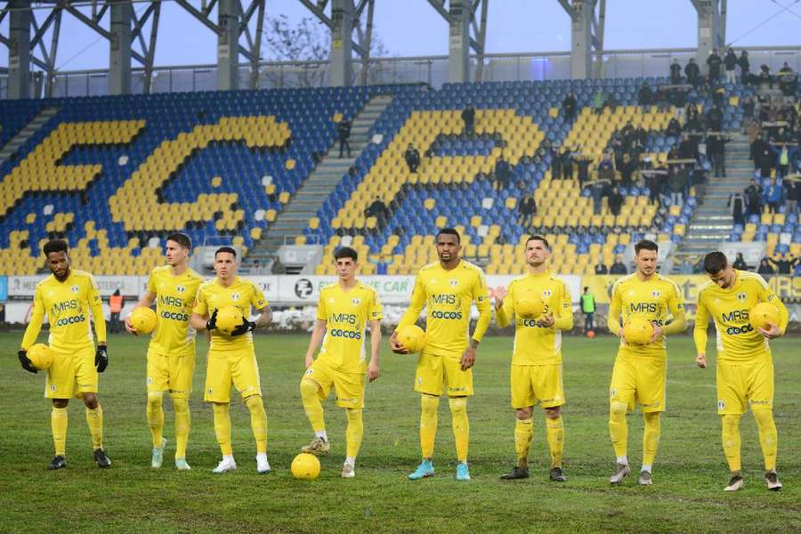 Noul antrenor al Petrolului: ”Rolul meu este de a face echipa să se ...