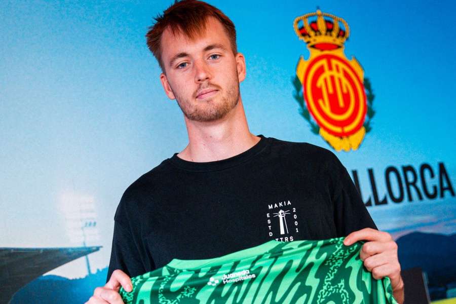 DONE DEAL: Mallorca sign Chelsea keeper Bergstrom - TribalFootball.com