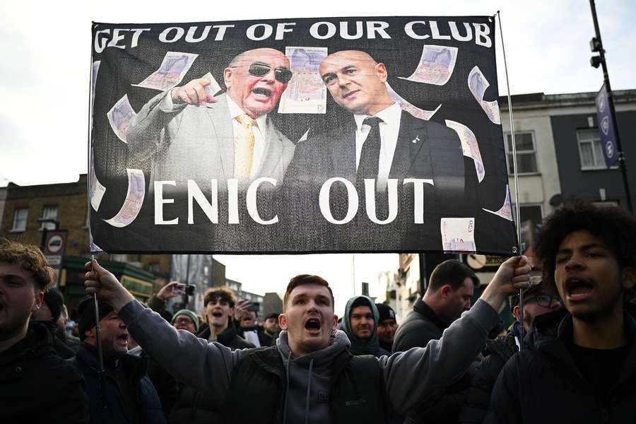 Hoddle says Levy must invest more in Tottenham or face further fan ...