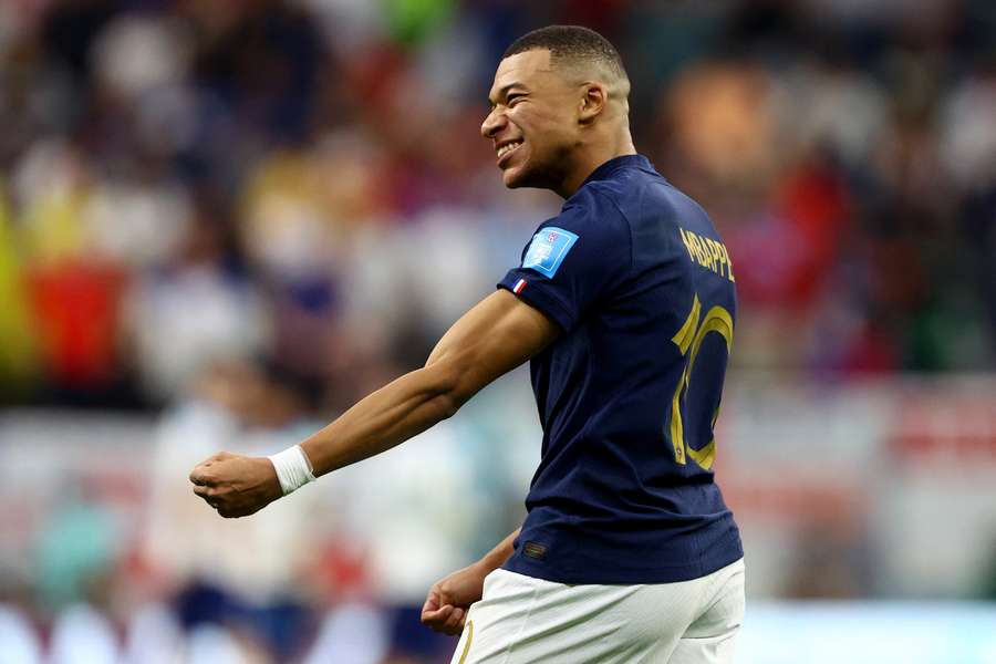 As Mbappe takes back seat, old guard drives France on | Flashscore.com