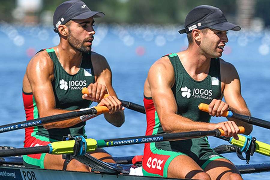Irmãos Afonso e Dinis Costa nos quartos de final dos Mundiais de remo ...